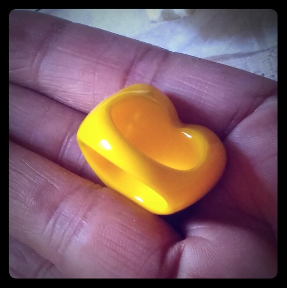 Vintage | Jewelry | Vintage Chunky Heartshaped Lucite Ring | Poshmark